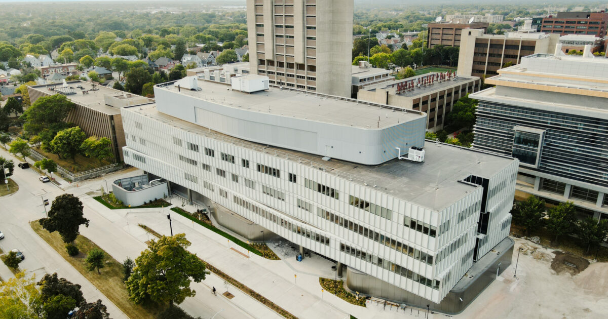 UW-Milwaukee Chemistry Building Celebrates Grand… – Kahler Slater